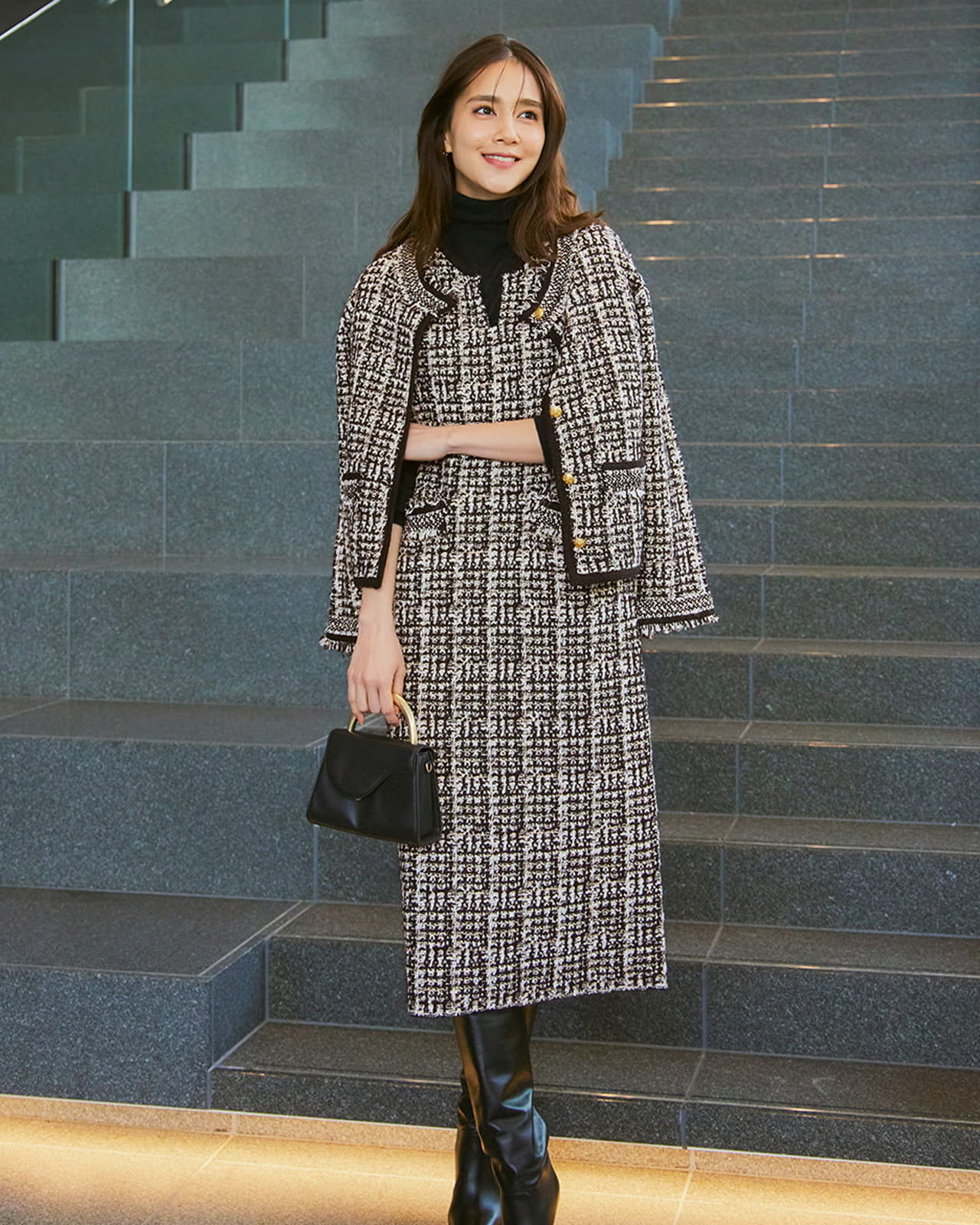 大人女性必見！冬から早春の黒ワンピースコーデ16選/40代50代からのDoCLASSE公式通販